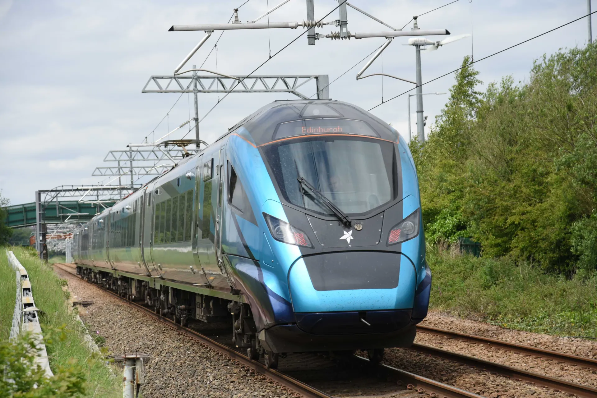 Construcciones y Auxiliar de Ferrocarriles | Customer Story - Dassault ...