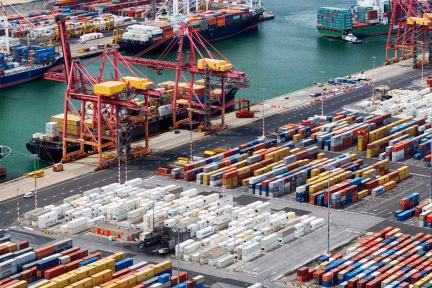 Increased Complexity in Logistics | Business Services - Dassault Systèmes®