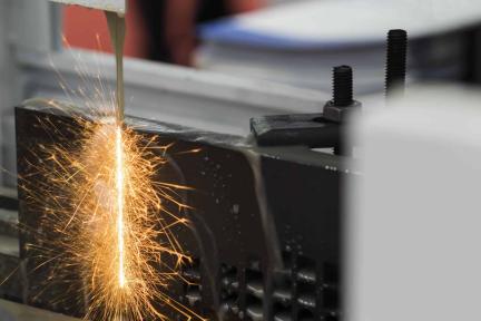 Spark Machining, What is it and how does it work? | Dassault Systèmes®